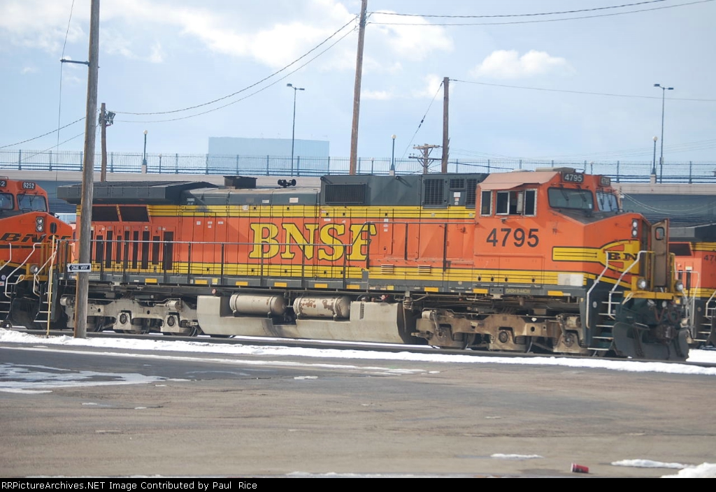 BNSF 4795